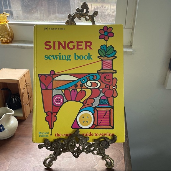 golden press | Accents | Vintage Singer Sewing Book Complete Guide 972 ...